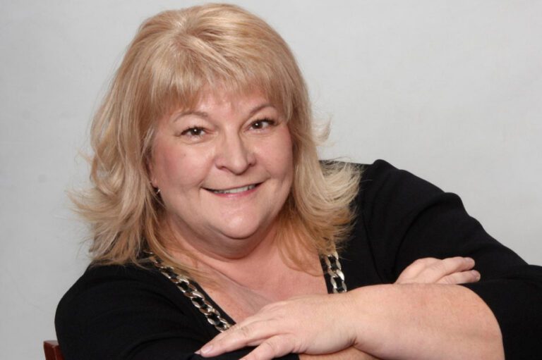 Dans quel ordre lire Anne Robillard ? - Chronolivre